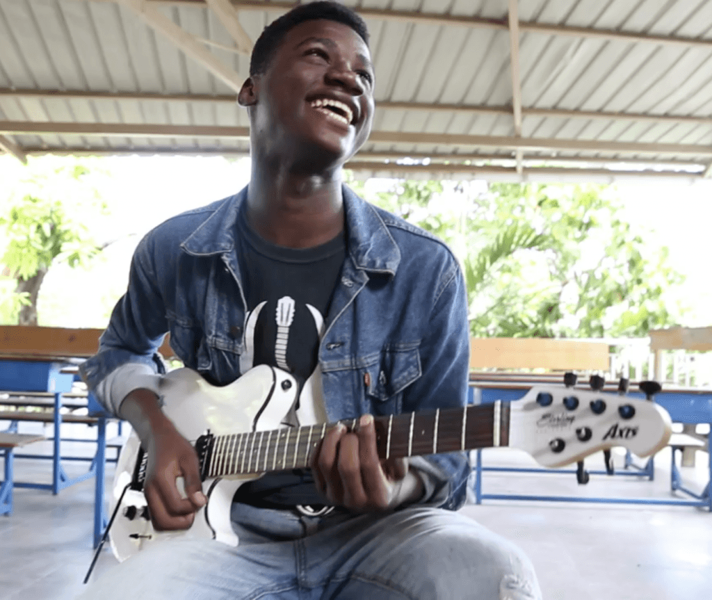 Music Heals International - Happy Holidays from MHI!